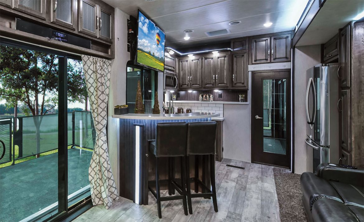 RV Close-Up: Heartland Cyclone 4270 - Family RVing Magazine