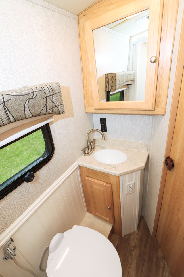 Phoenix Cruiser 2351D - Family RVing Magazine